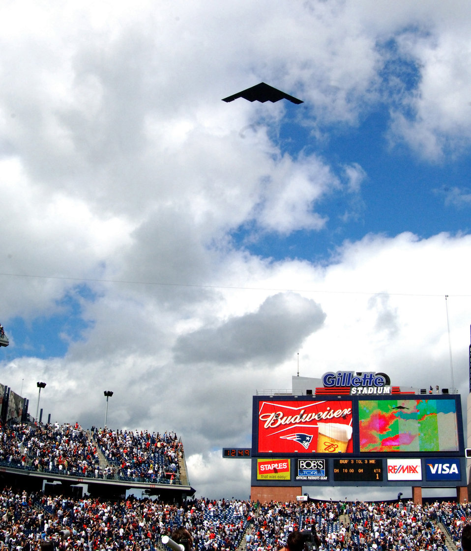 Public Domain Picture | B-2 Impresses Crowd | ID: 13501631411808 ...