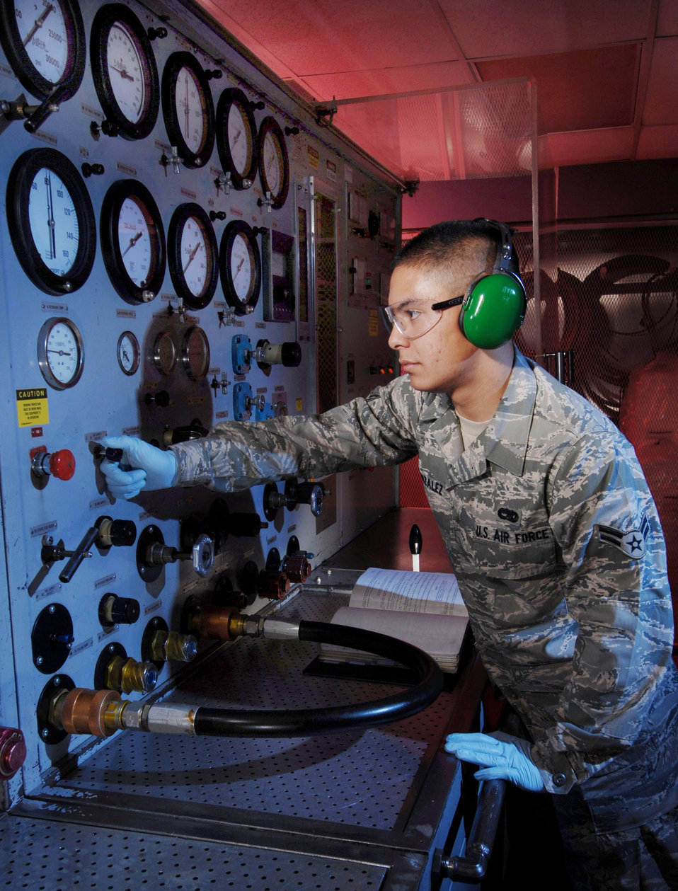 Public Domain Picture | Applying some pressure | ID: 13524235211601 ...